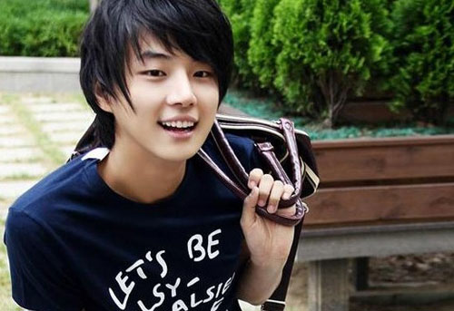 Yoon Si Yoon also down with H1N1 virus | allkpop