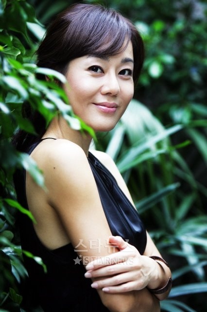 Kim Yun Jin to grace the cover of Entertainment Weekly | allkpop