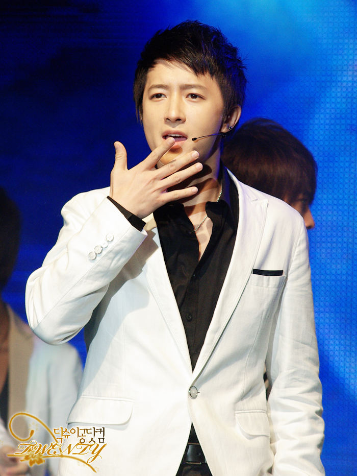 Super Junior's Hankyung speaks up about his wellbeing & SM ...