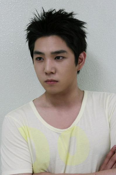 Kangin leaves a message for his fans | allkpop