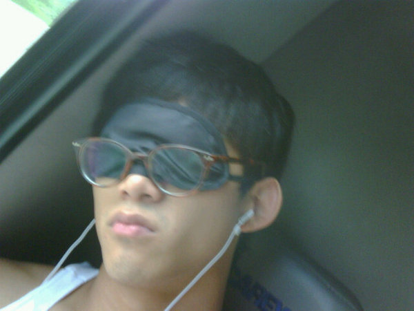 2PM's Nichkhun welcomes Taecyeon to Twitter | allkpop