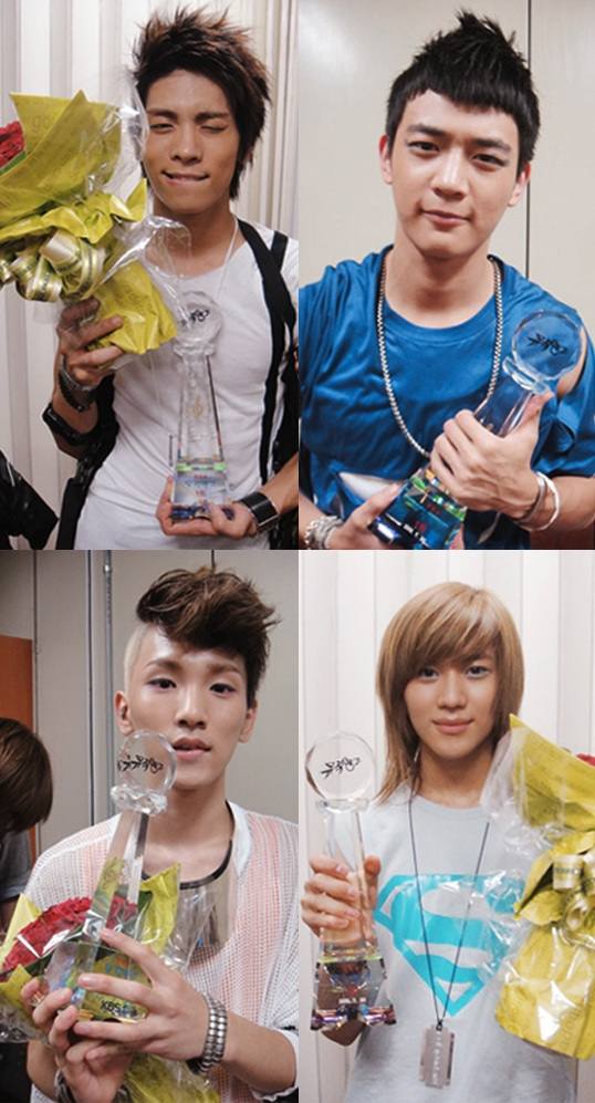 SHINee celebrates their Music Bank K-Chart win | allkpop