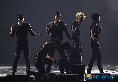 SBS PD calls 2PM, 2AM, and SHINee "pieces of trash" | allkpop