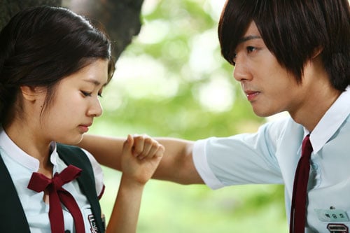 'Playful Kiss' earns $333,915 in just two episodes | allkpop
