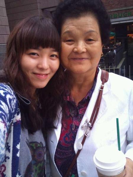 Sunye with the person she loves most | allkpop