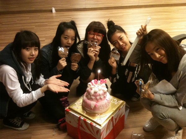 Behind the scenes with Girl's Day for MAXIM photo shoot | allkpop