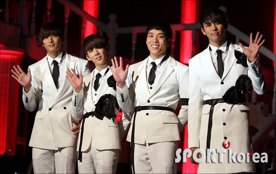 2AM talks about competition with SNSD | allkpop