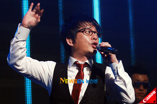 Shin Seung Hoon holds 20th Anniversary Showcase | allkpop