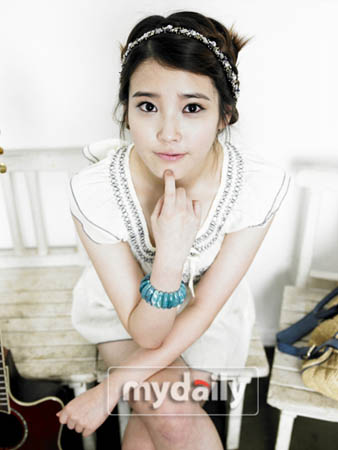 IU to be spokesmodel for online game "Alicia" | allkpop