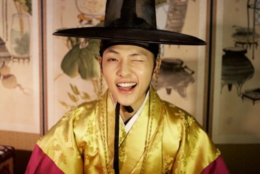 Song Joong Ki reveals the "four kinds of Goo Yong Ha" | allkpop