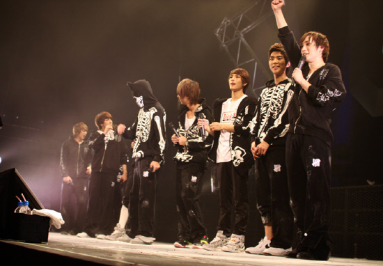 ZE:A celebrates 300th day anniversary | allkpop