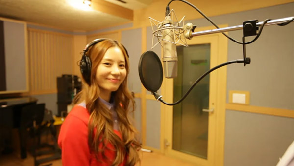'Apple Girl' Kim Yeo Hee covers Ashanti's "Christmas Time Again" | allkpop