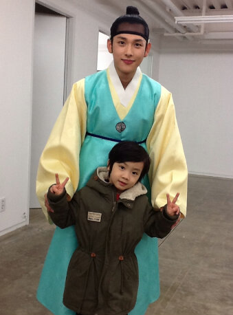 ZE:A's Siwan reveals a photo with his mini-me | allkpop