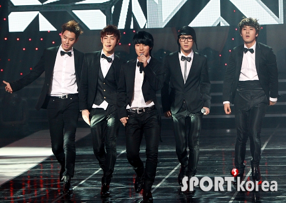 CHAOS makes their debut performance on jTBC 'Music on Top' | allkpop