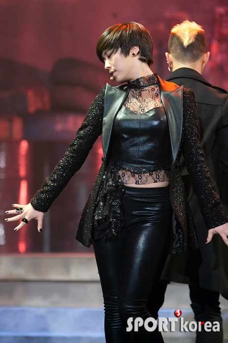 Core Contents Media's official statement on Hwayoung's wardrobe ...