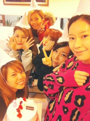 RaNia celebrates their 300th day since debut | allkpop