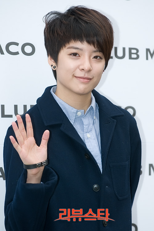 Super Junior, f(x)'s Sulli & Amber, Choi Kang Hee, and more attend ...