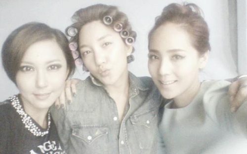 Singer Bada gets together with fellow S.E.S members for photo shoot ...