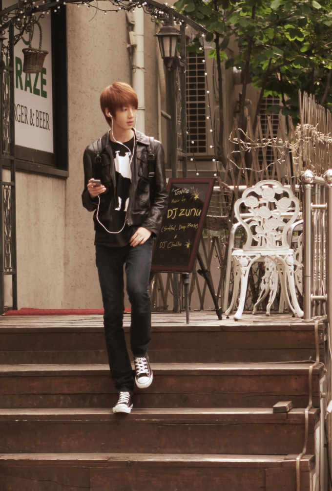 Paparazzi photos of Boyfriend's Youngmin show off his resemblance to ...