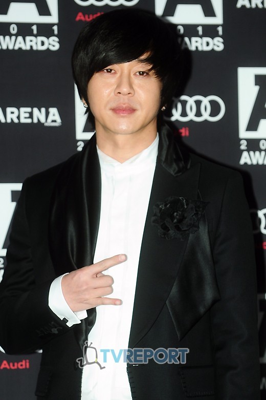 Yoon Do Hyun visits the ER in the middle of the night | allkpop