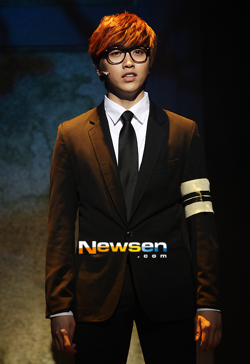B1A4's Sandeul makes successful musical debut despite eye infection ...