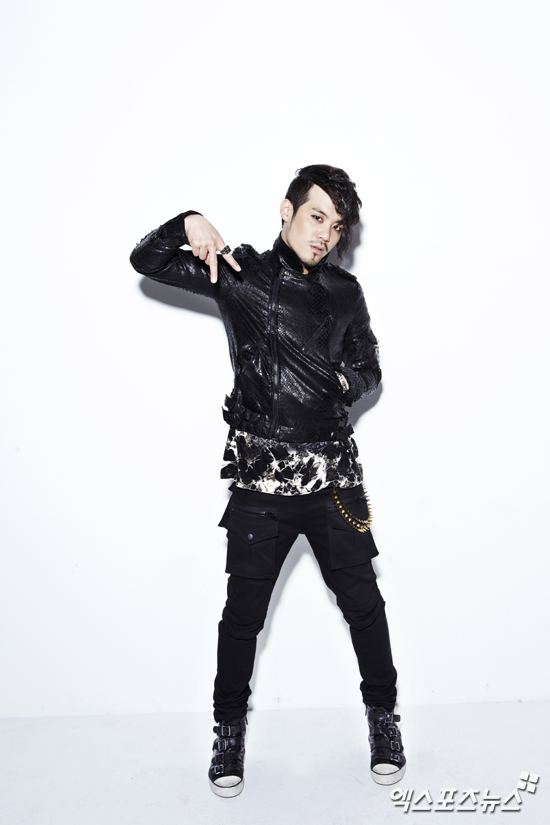 Ulala Session adds new member 'Gunjo' | allkpop