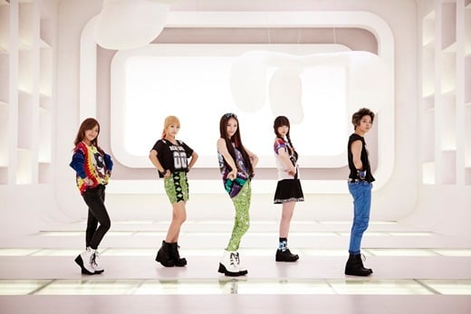 f(x) to start off their comeback performances for "Electric Shock" on ...