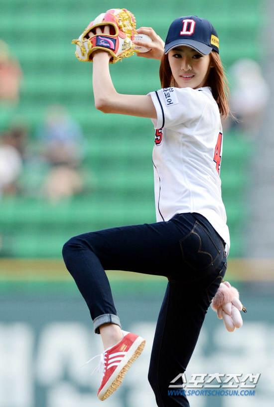 SISTAR's Dasom reveals her true weight to be 44kg | allkpop