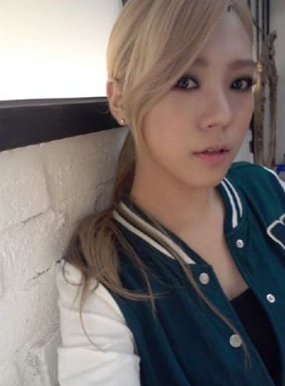 After School's Lizzy shares a beautiful selca | allkpop