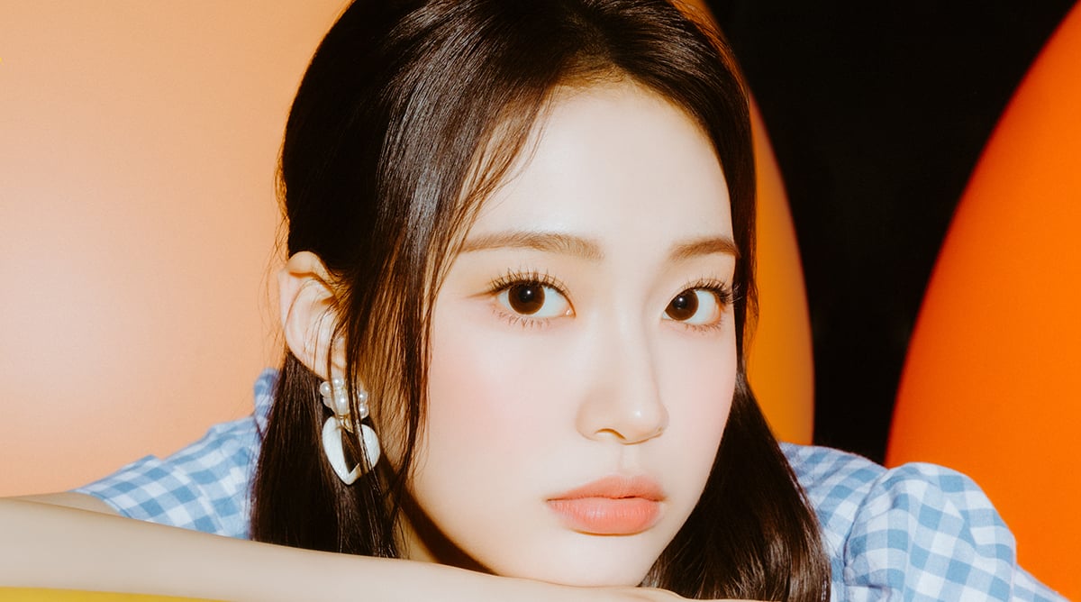 Weeekly's maknae Zoa graduates from middle school | allkpop