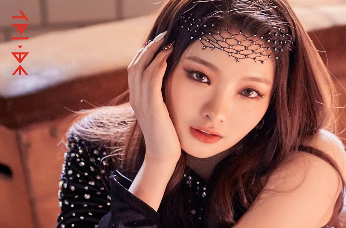 TRI.BE reveal Kelly's 'TRI.BE Da Loca' teaser images | allkpop