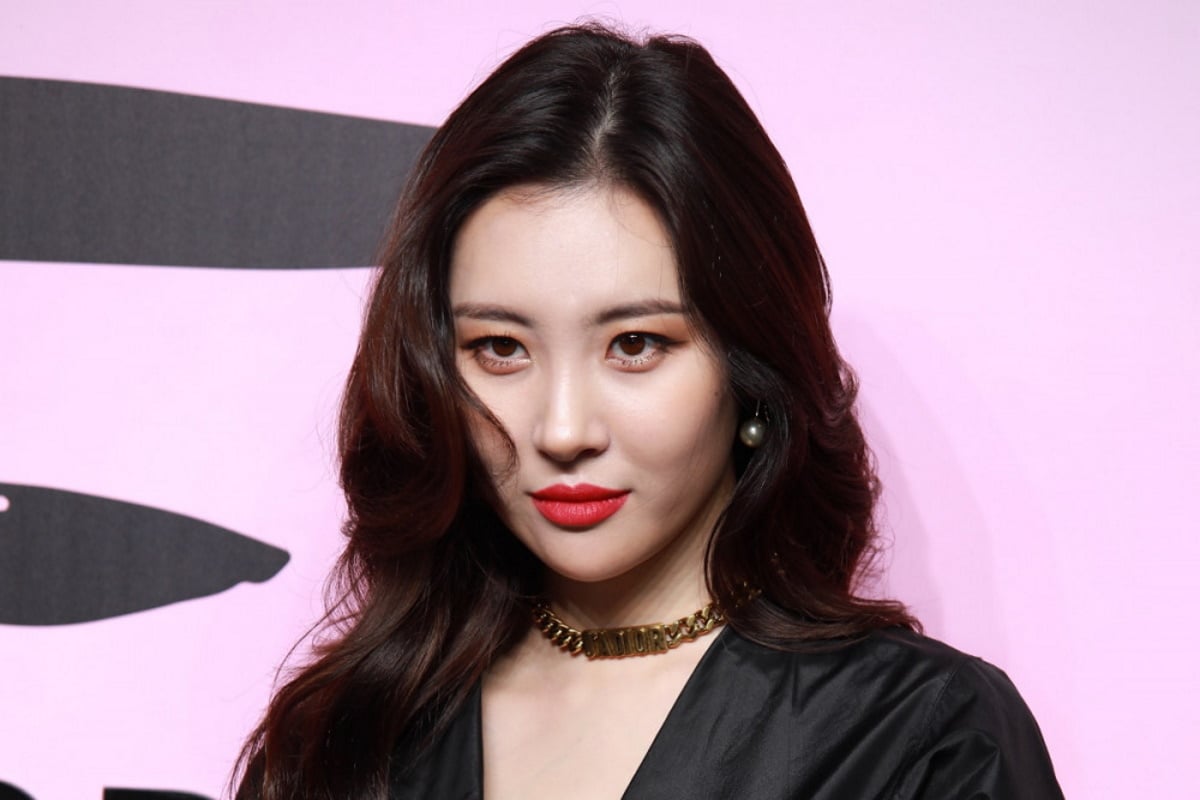 Sunmi reveals comeback album schedule in red | allkpop