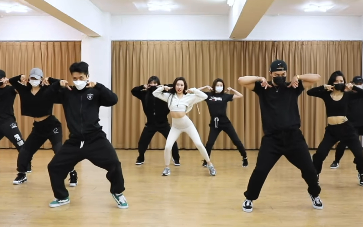 Sunmi releases choreography practice video for latest single 'Tail ...