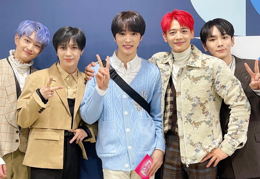 SHINee is all smiles with NCT's Sungchan on his first day as 'Inkigayo ...