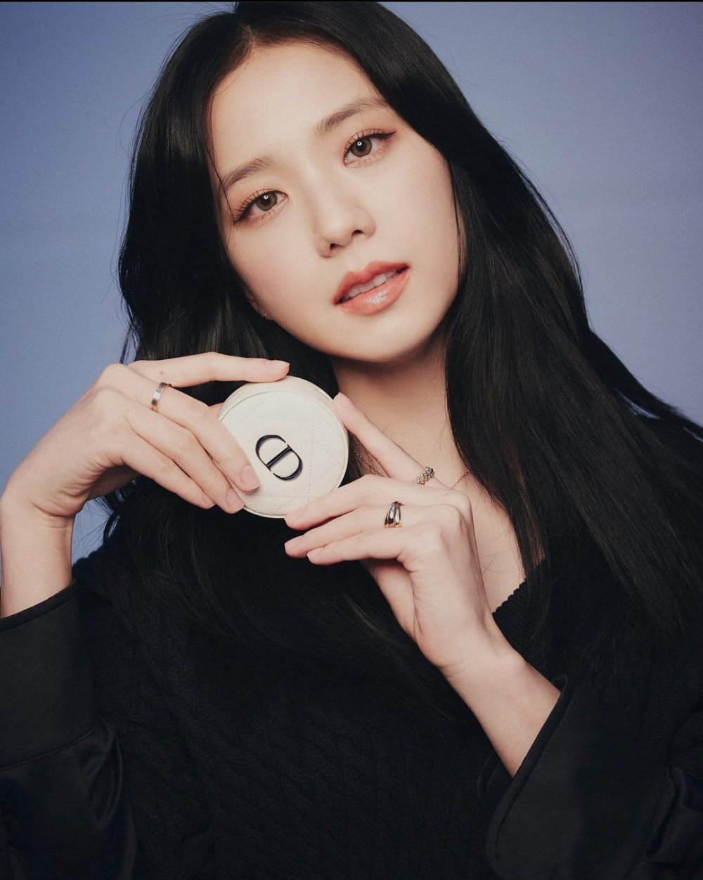 Blackpinks Jisoo Looks Alluring In New Photoshoot For Dior Makeup