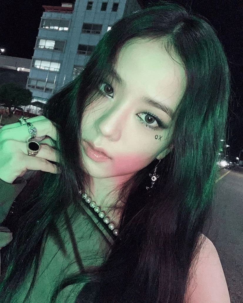 Netizens say BLACKPINK's Jisoo perfectly suits smoky makeup | allkpop Netizens say BLACKPINK's Jisoo perfectly suits smoky makeup | allkpop