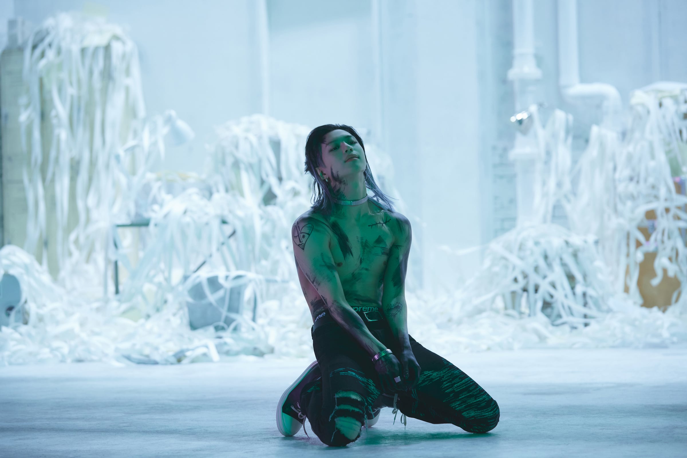 Taemin shows off his charisma for 'ADVICE' MV teaser | allkpop