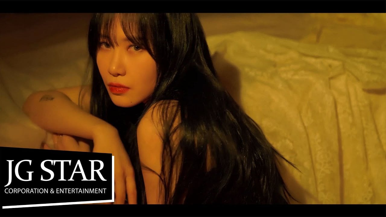 Yezi reveals shadowy special clip for 'Secreto' | allkpop