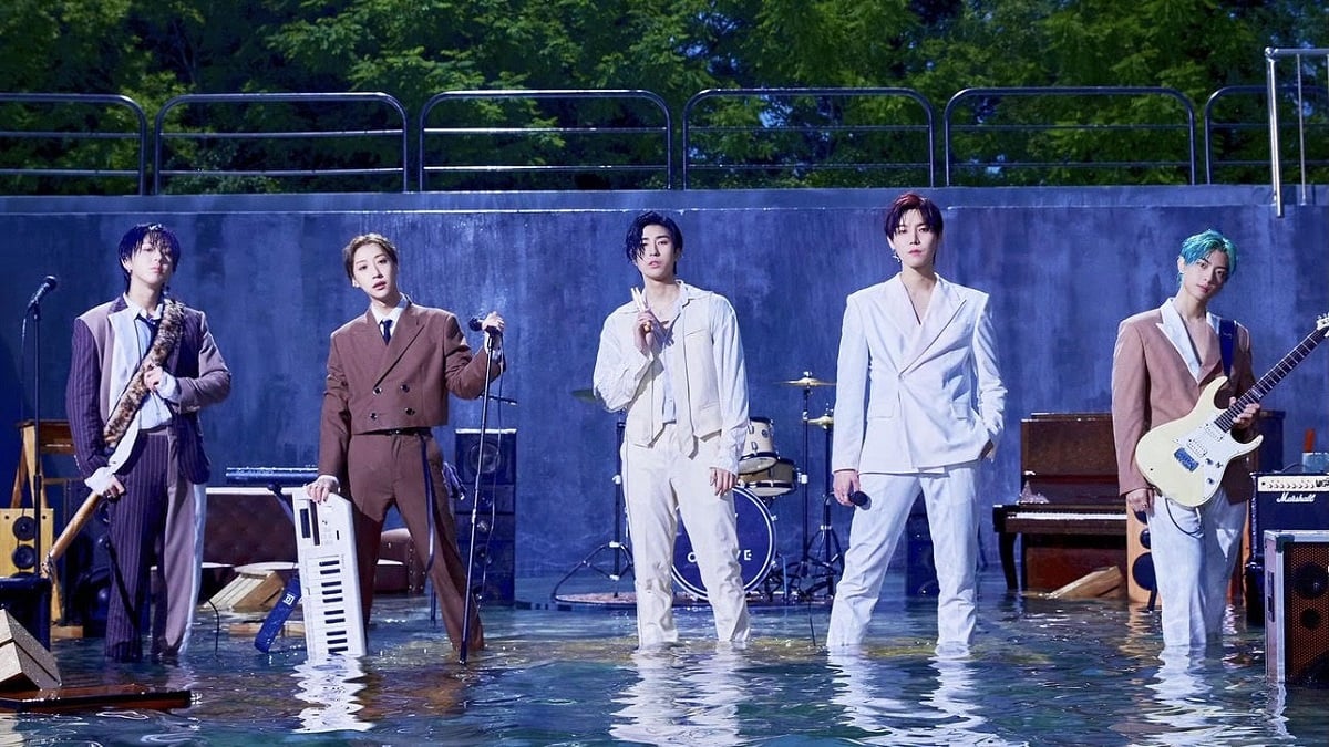 ONEWE to unveil their first performance of side track 'AuRoRa' on Mnet ...