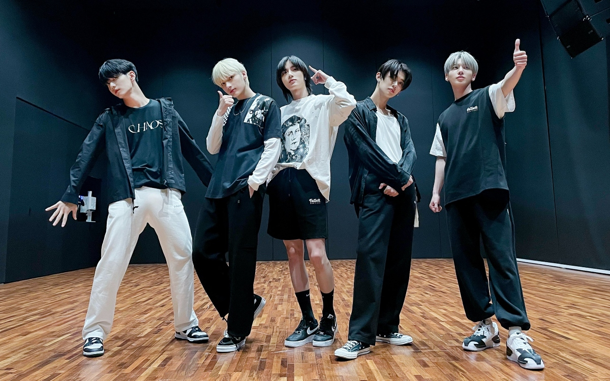 TXT returns with dance practice video for 'No Rules' | allkpop