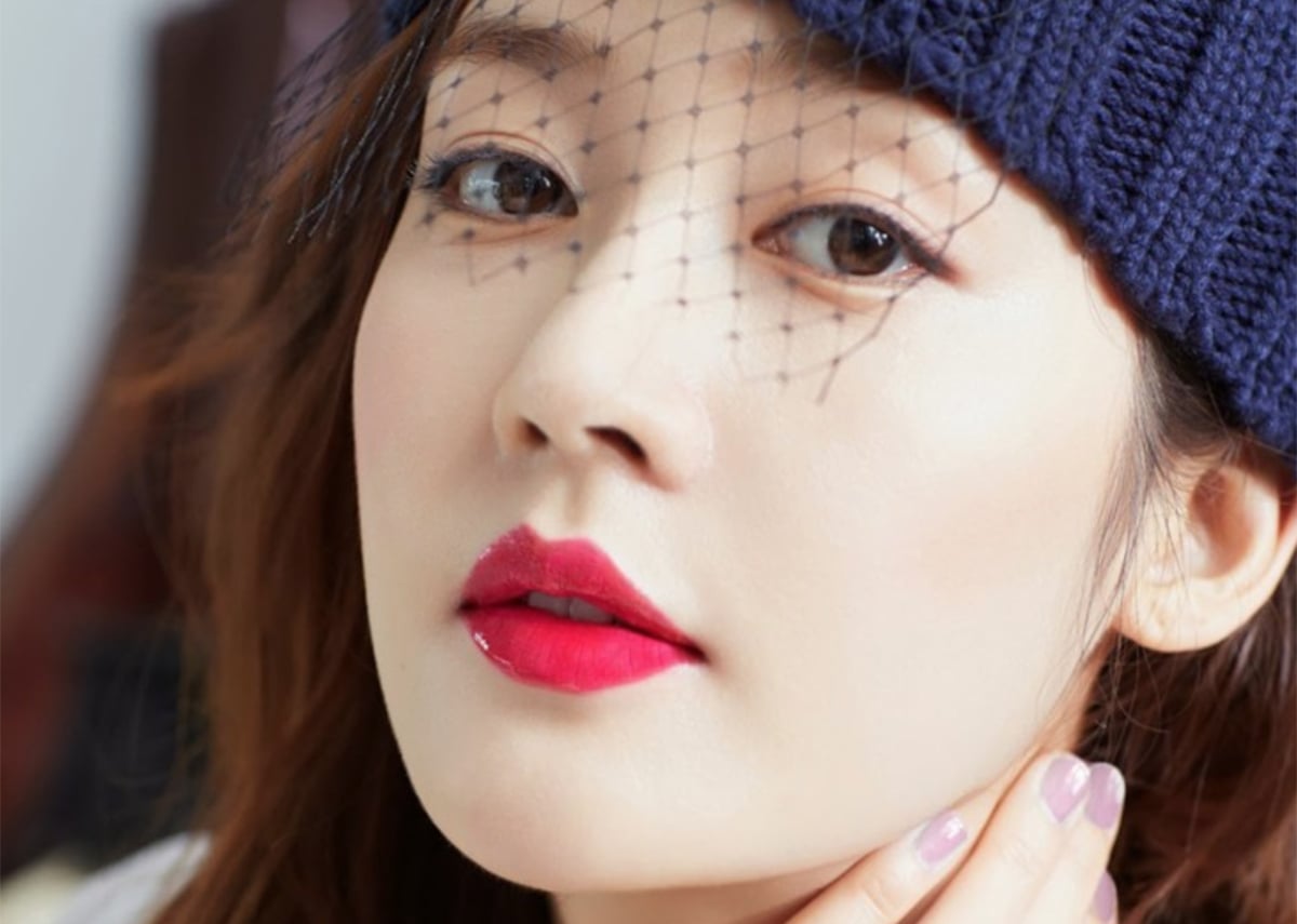 Singer/actress Sung Yuri is the first Fin.K.L member to announce her ...