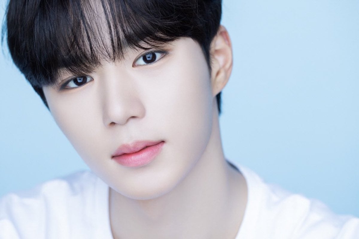 WEi reveal actor profile photos of member Jun Seo | allkpop