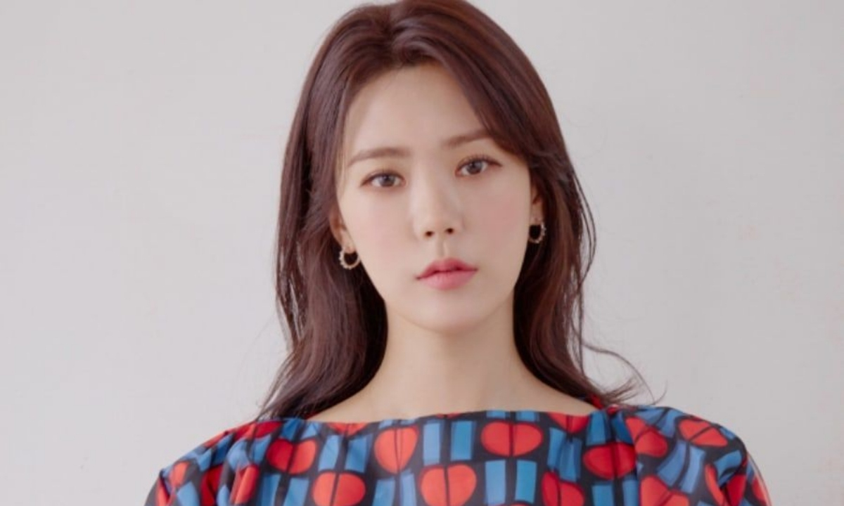 Lizzy has reportedly parted ways with Celltrion Entertainment after her ...