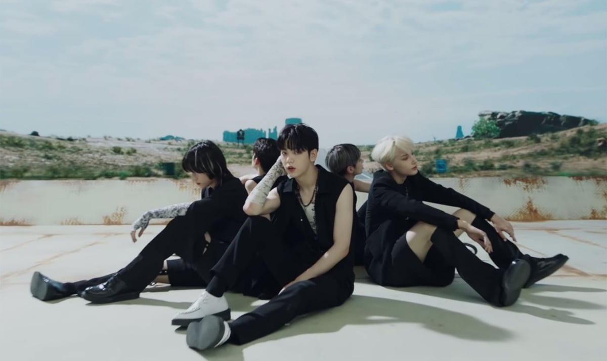 TOMORROW X TOGETHER ranks #1 on Oricon's daily album chart for 2 ...