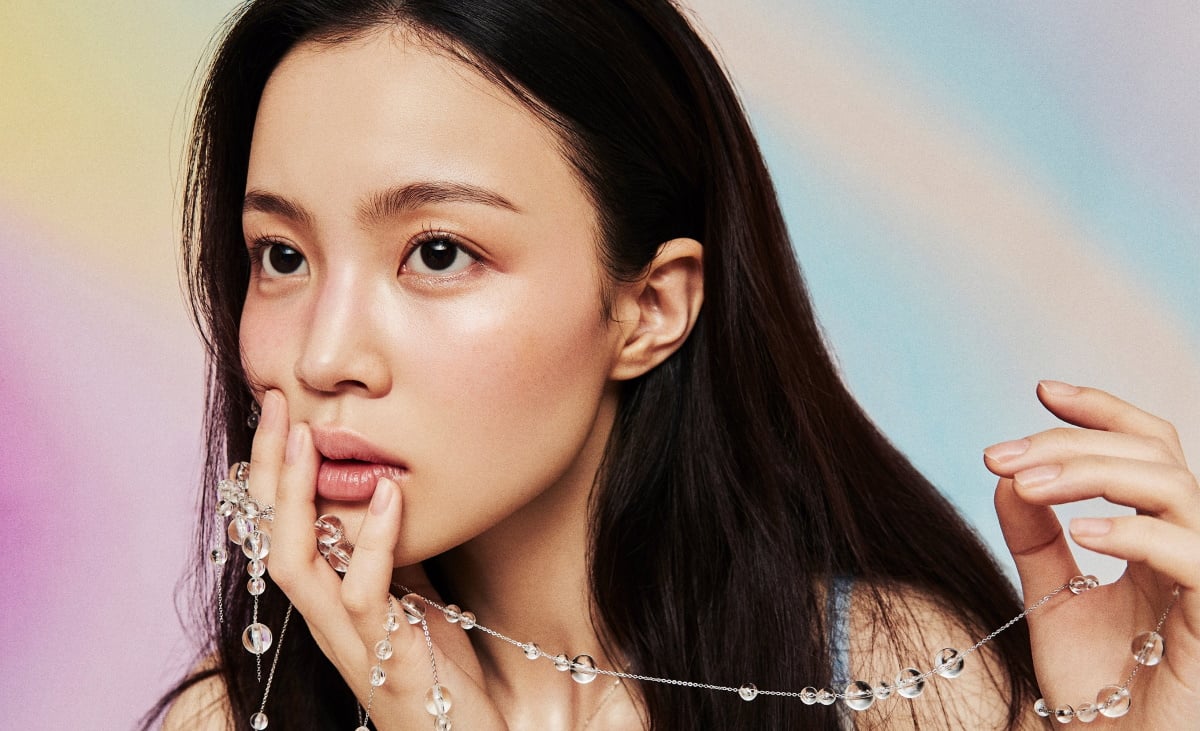 Lee Hi drops track list for 3rd album '4 ONLY' | allkpop