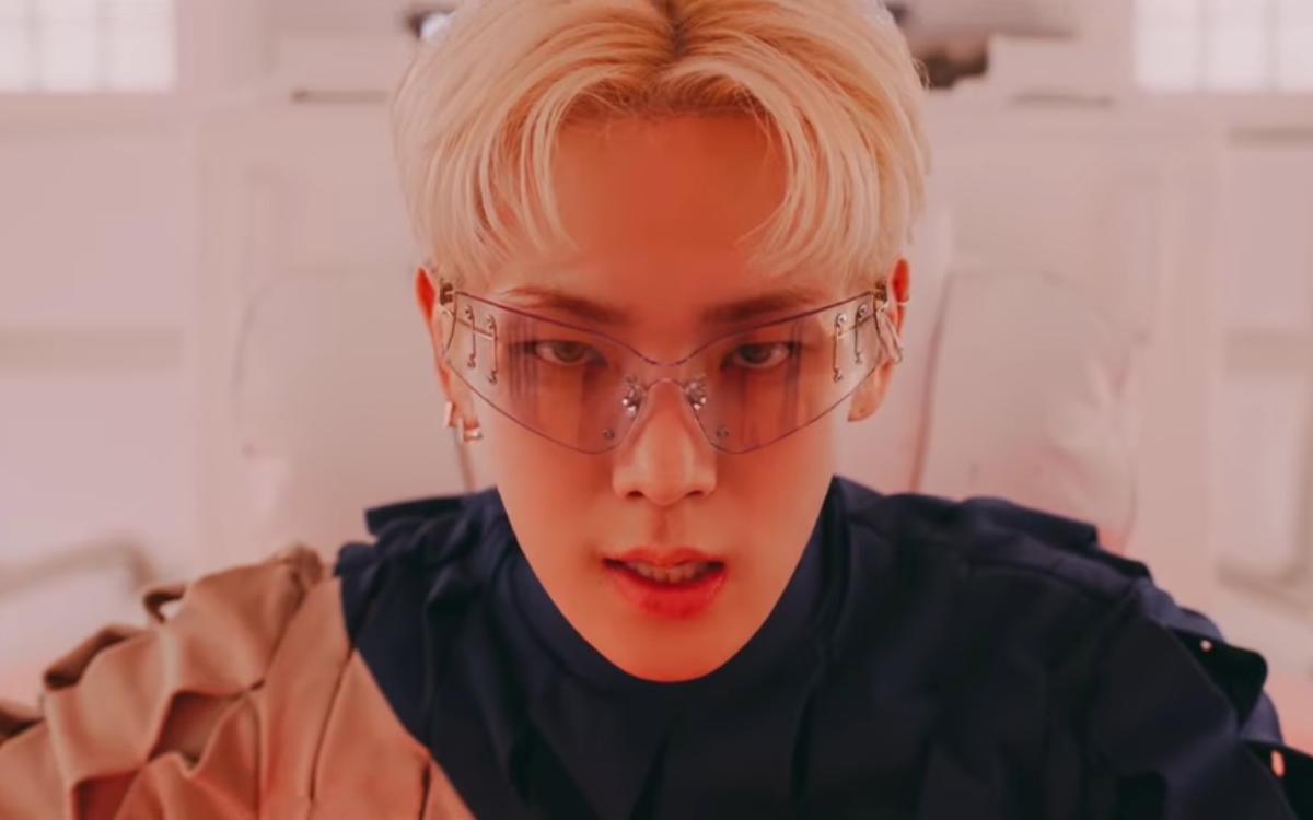 SHINee's Key deals with a dangerous romance in retro MV for 'BAD LOVE ...