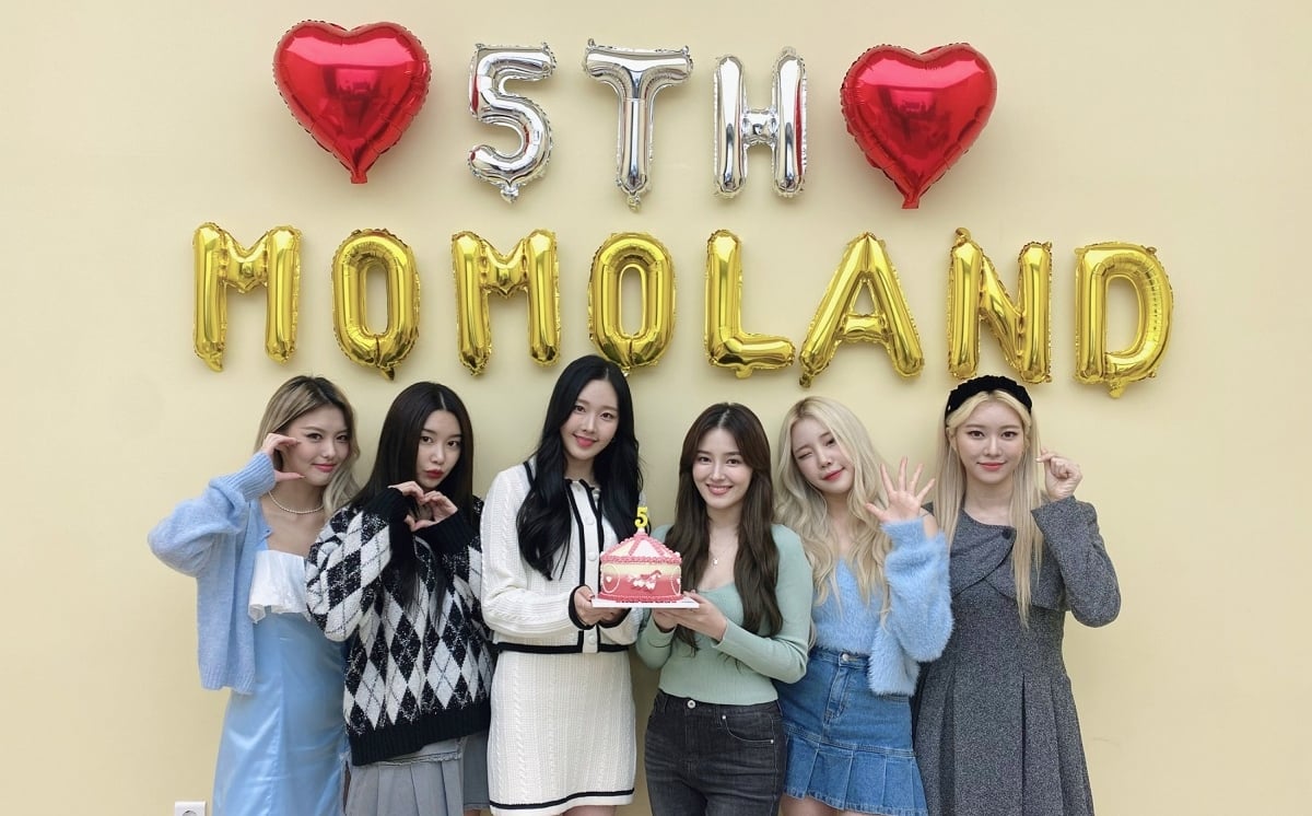 Momoland thank their fans as they celebrate their 5th debut anniversary ...