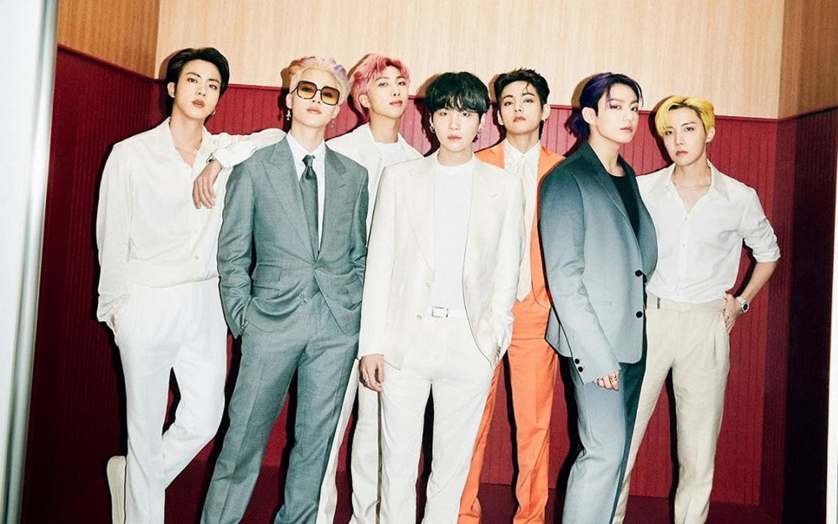 Fans compare BTS' style with past & present visual directors | allkpop