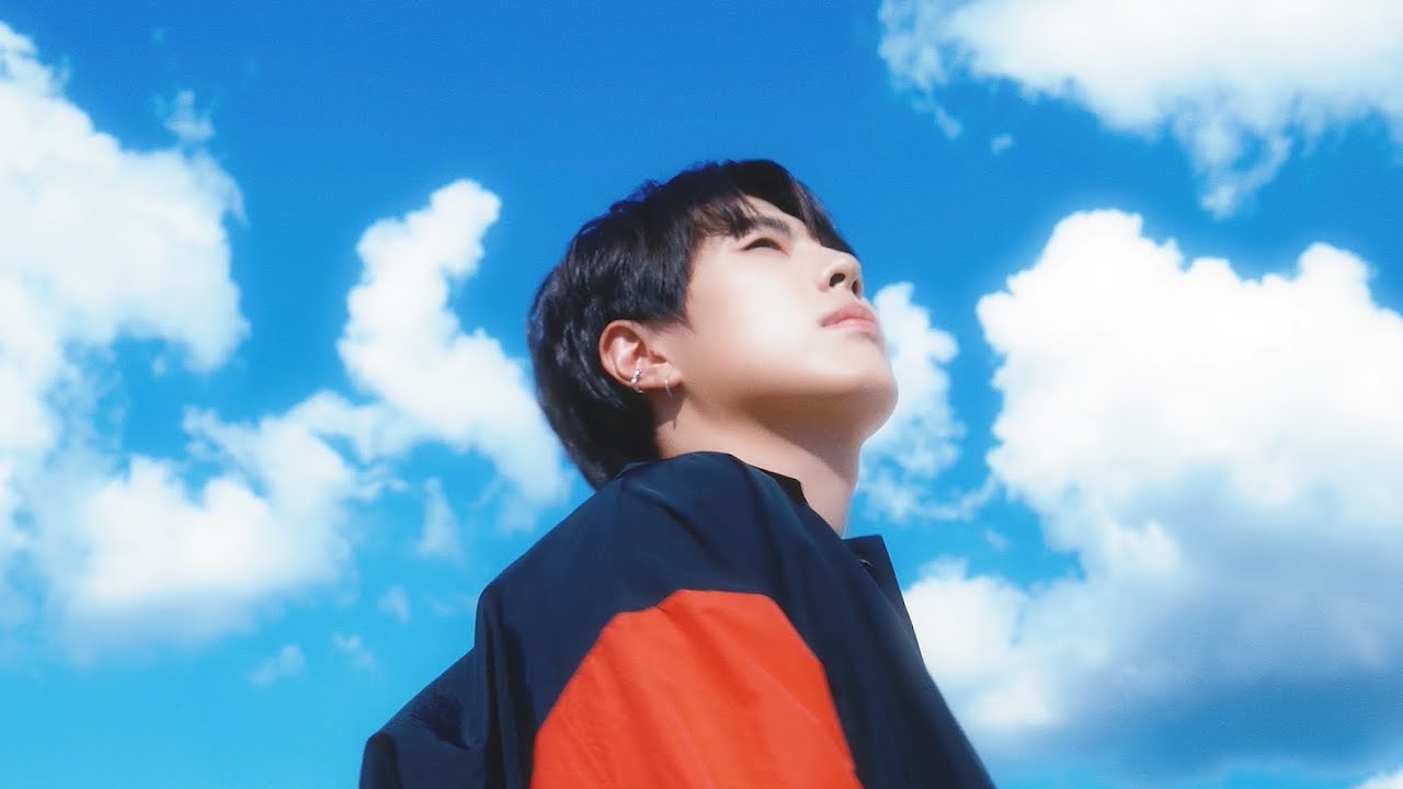 Kisu wants to dive in 'Waves of You' MV | allkpop