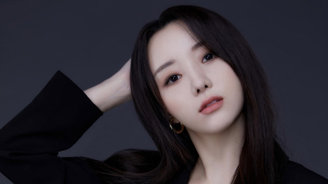 Lovelyz's Kei signs with Junsu's label as a musical actress | allkpop